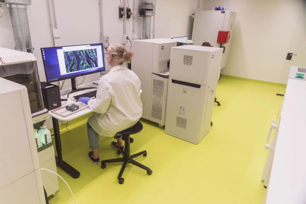 Case Study: Navignostics Achieves Digital-First Cancer Diagnostic Lab ...